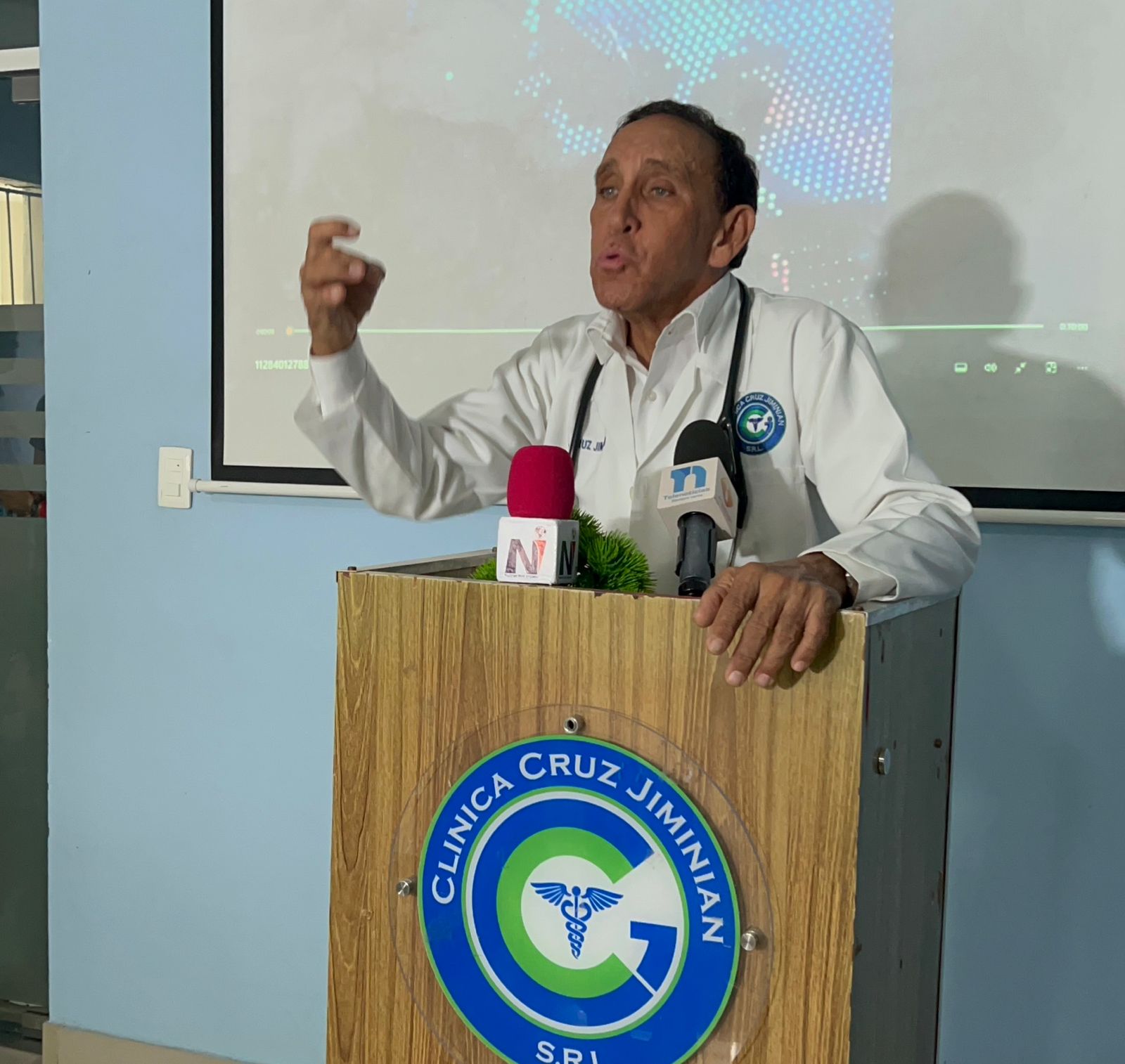 El Dr. Cruz Jiminián denuncia uso de su nombre e imagen en falso ...