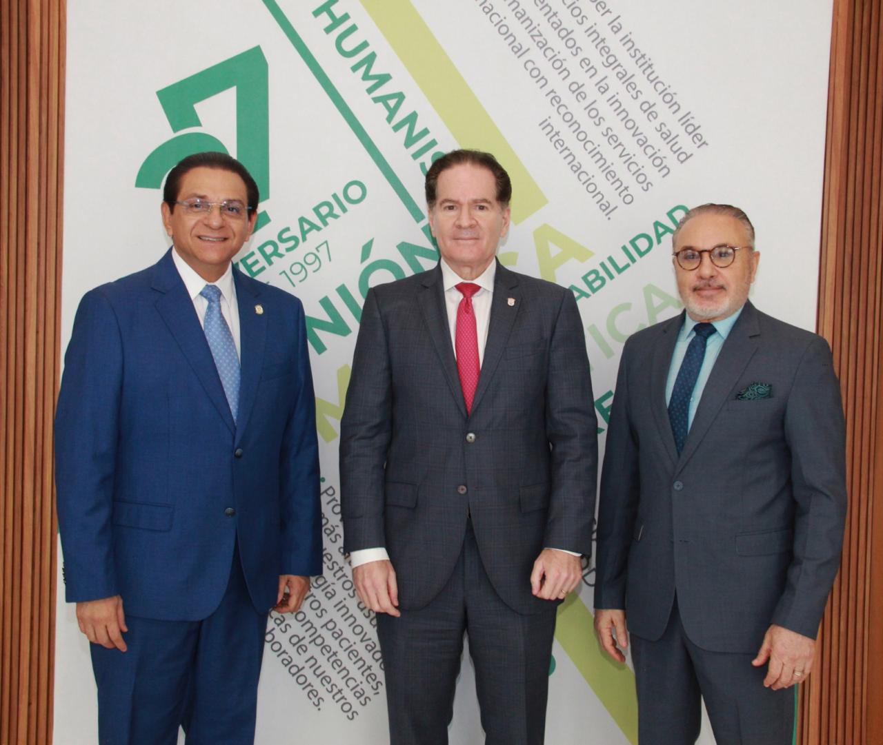 Unión Médica reconoce a José Luis Corripio Estrada por sus aportes al ...